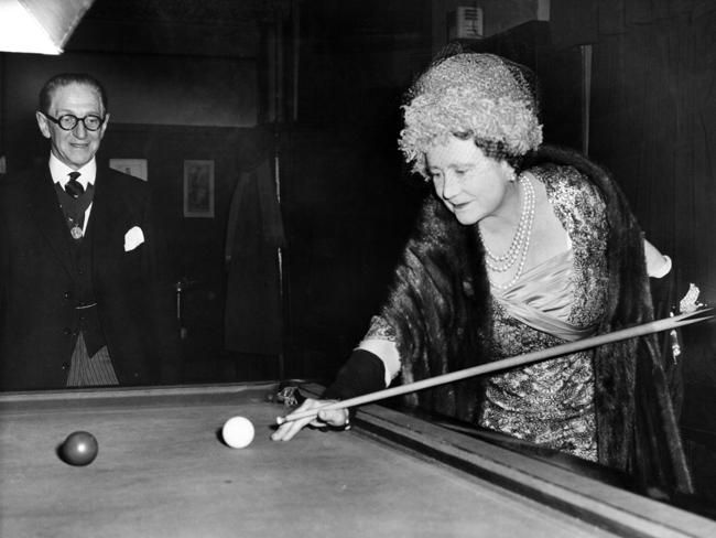 Oregon City to host first-ever left-handed pool tournament — Lefties Rock